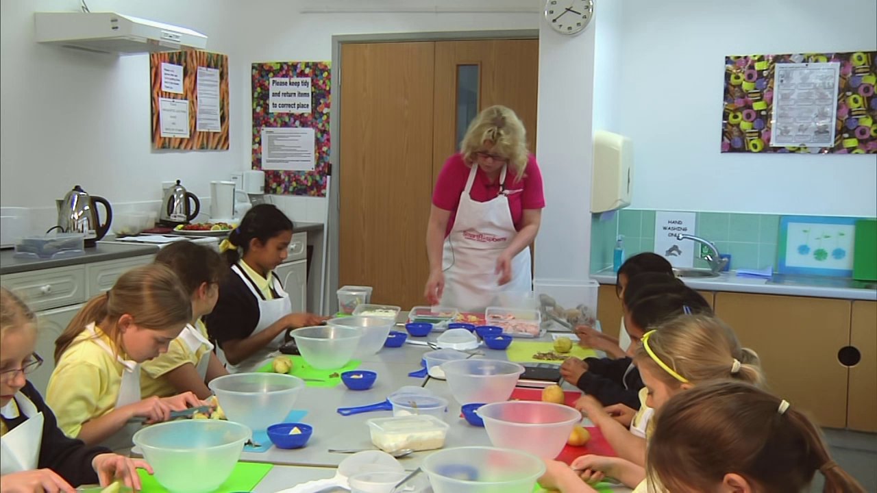 Episode 1 - English Club TV On-the-Go